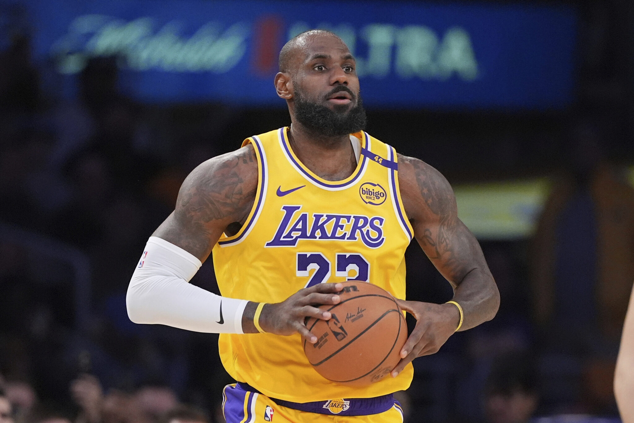 Fan sues LeBron James over ‘second decision’ | Local OC News