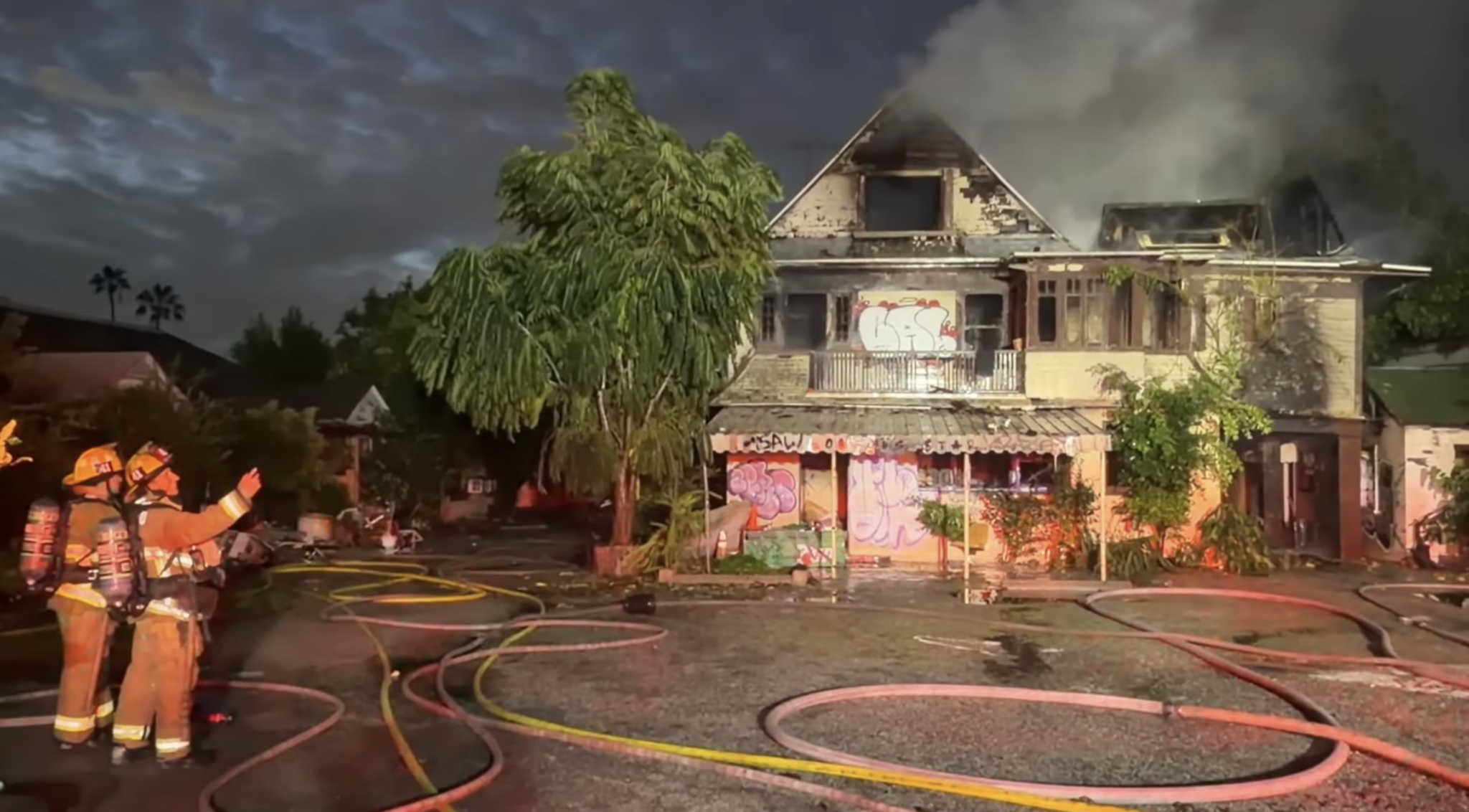 Raging fire destroys historic Hollywood hotel: ‘120-year story ends ...